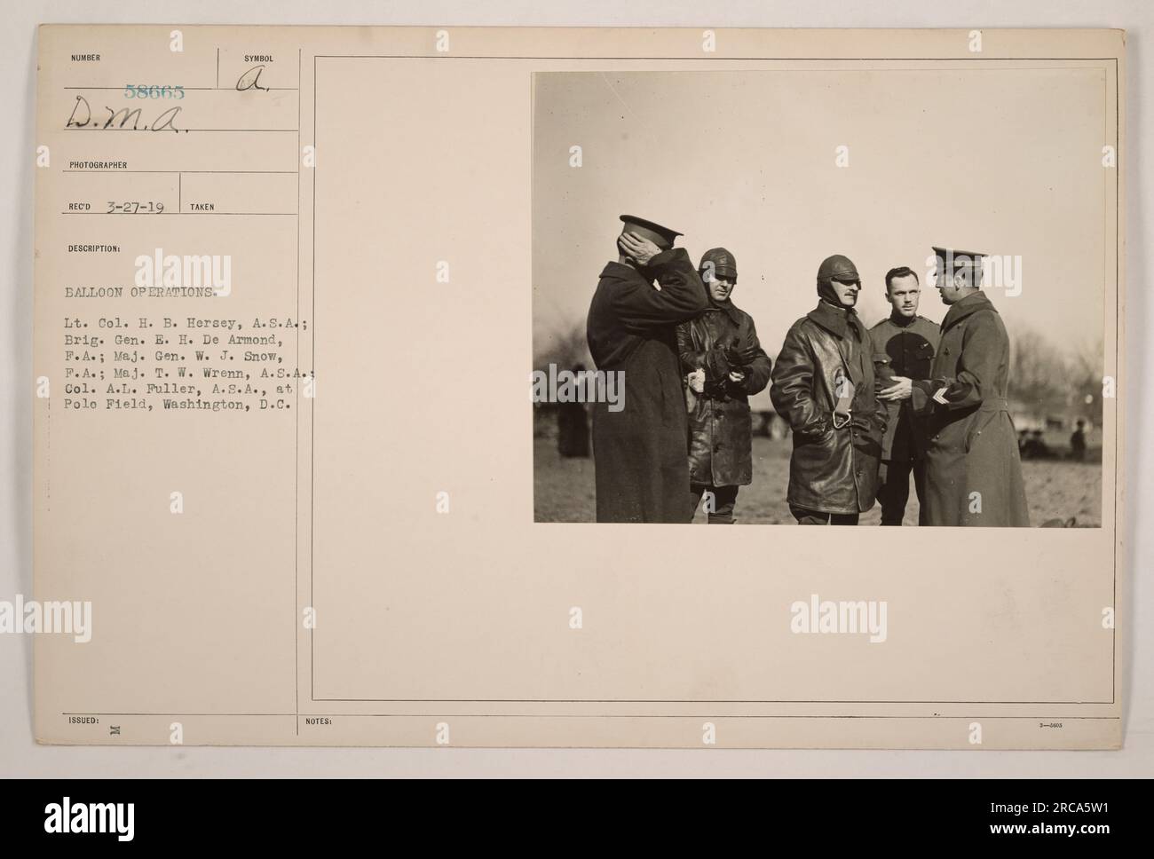 Balloon b w hi-res stock photography and images - Alamy