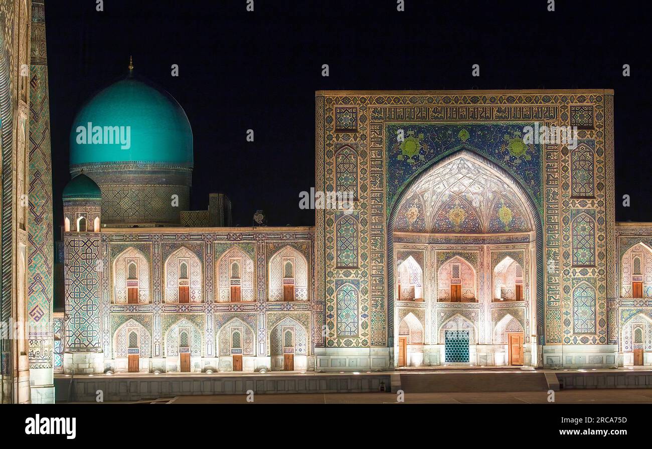 The glory of Islamic architecture Stock Photo - Alamy