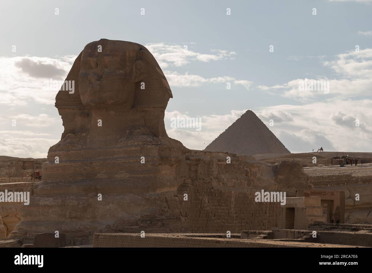 Pyramids and temple hi-res stock photography and images - Alamy