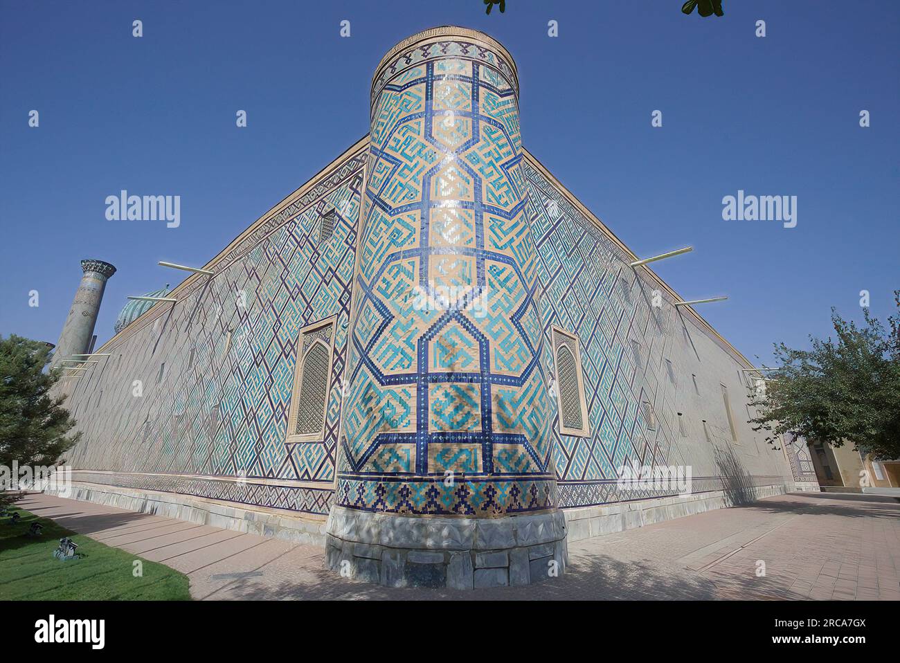 The glory of Islamic architecture Stock Photo - Alamy
