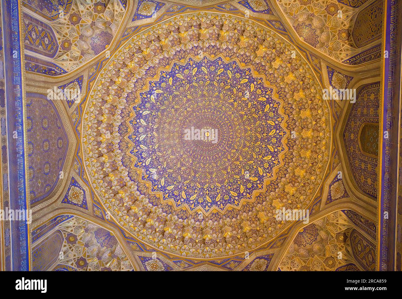 Glorious Islamic honeycomb structures Stock Photo - Alamy