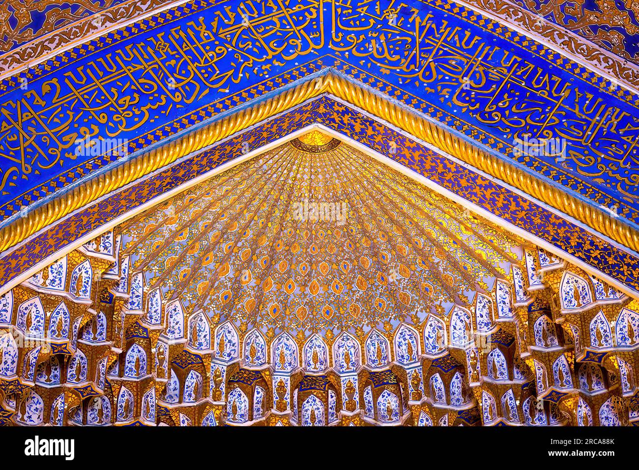 Glorious Islamic honeycomb structures Stock Photo - Alamy