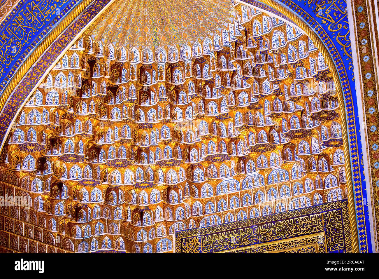 Glorious Islamic honeycomb structures Stock Photo - Alamy