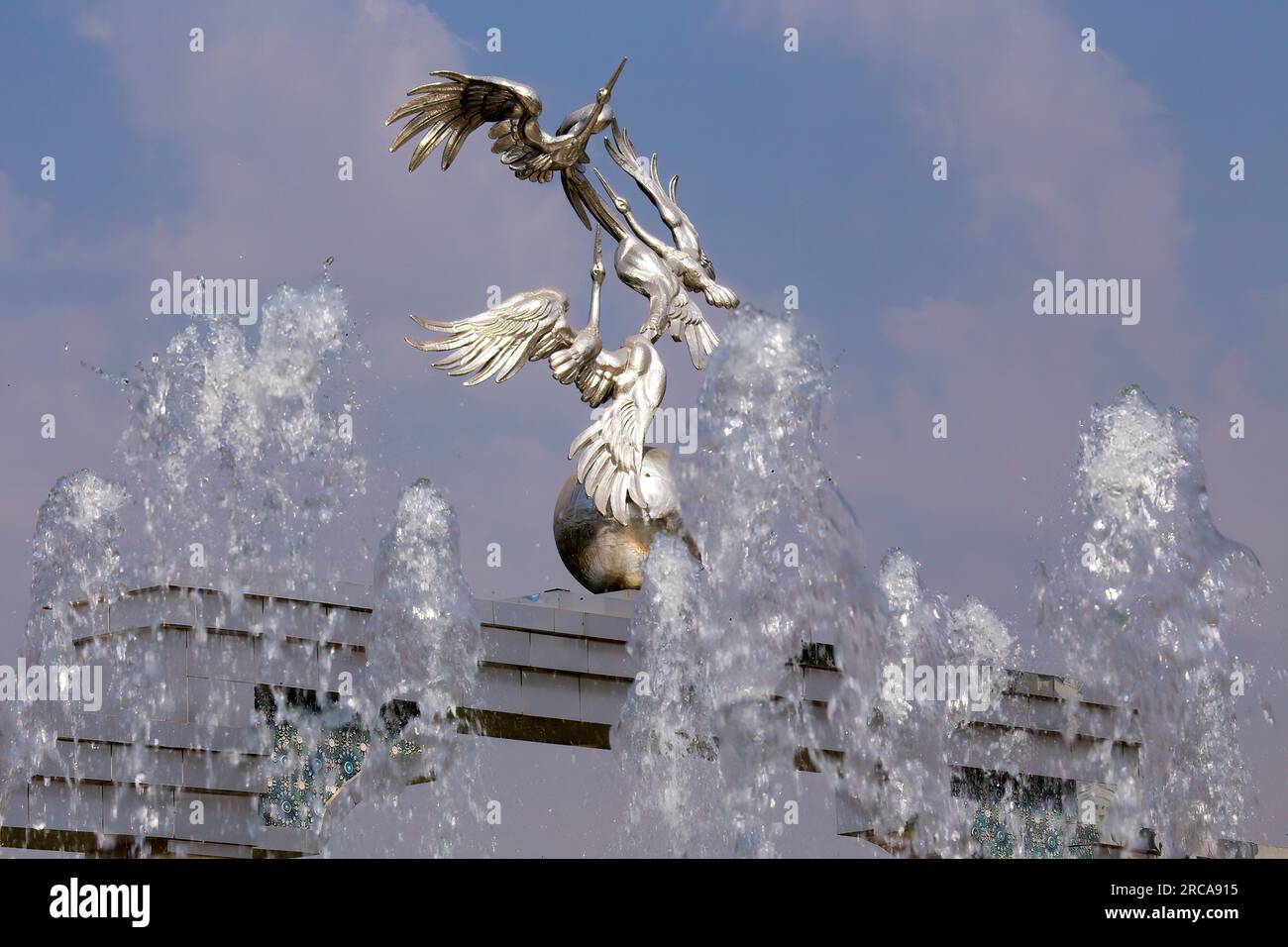 Silver stork monument hi-res stock photography and images - Alamy