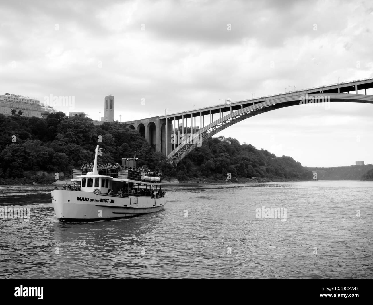 American falls rainbow bridge Black and White Stock Photos & Images - Alamy