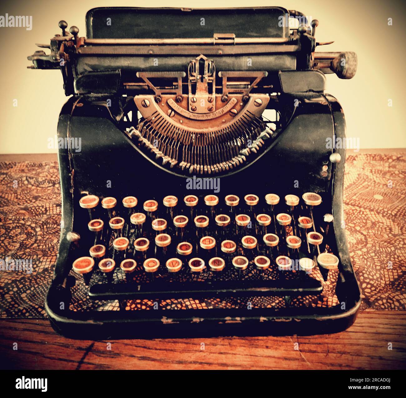 Very old rusted mechanical typewriter Stock Photo - Alamy
