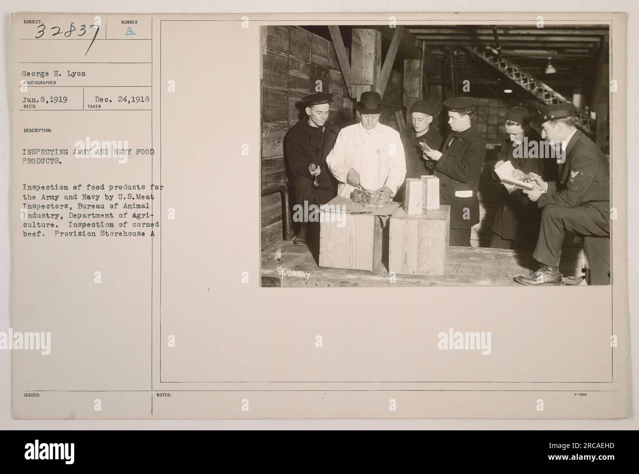 War provision inspection hi-res stock photography and images - Alamy