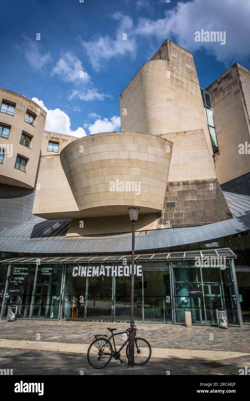 Cinémathèque Française, a Frank Gehry–designed building with a museum ...