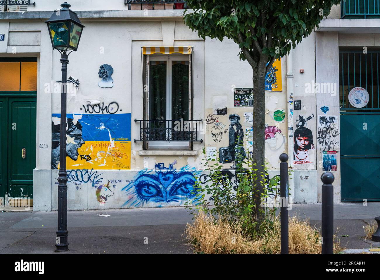 Street art in the popular 13th arrondissement, Paris, France Stock ...