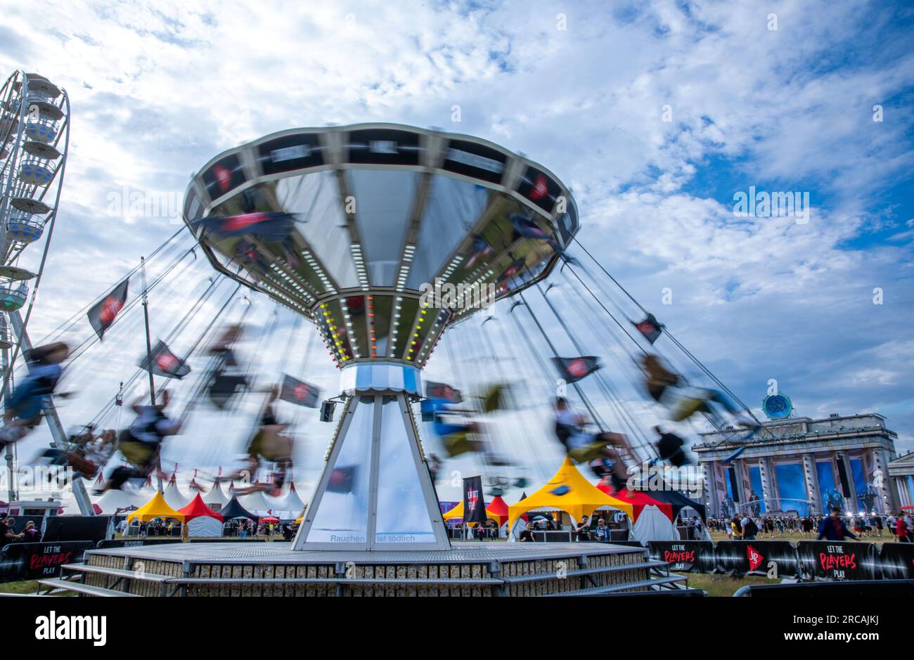 Neustadt Glewe, Germany. 13th July, 2023. The first guests ride a ...