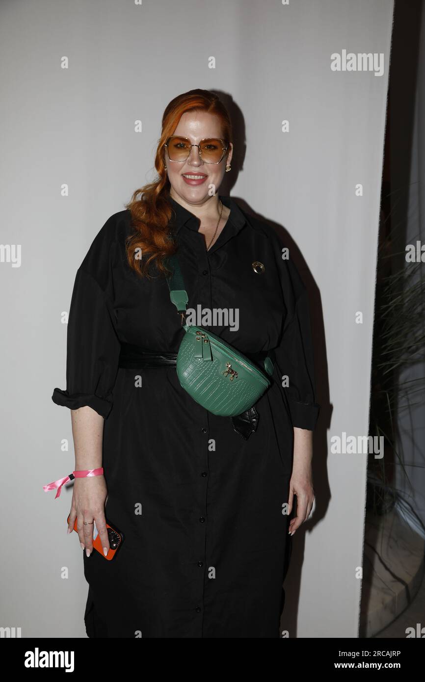 Tanja Marfo aka Kurvenrausch bei der Anja Gockel Fashion Show 'Air' auf ...