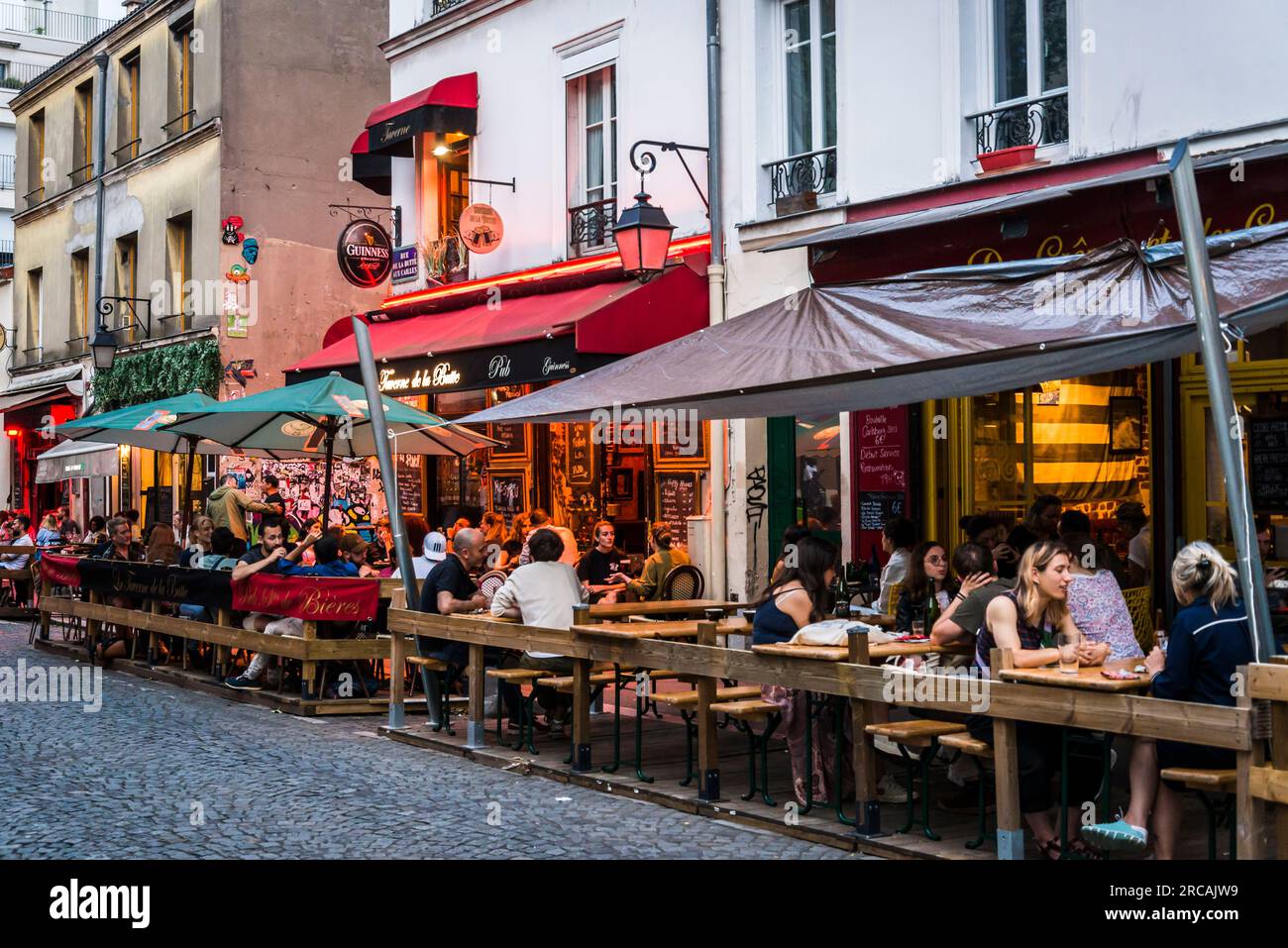 Restaurant with outdoor seating in the popular 13th arrondissement ...