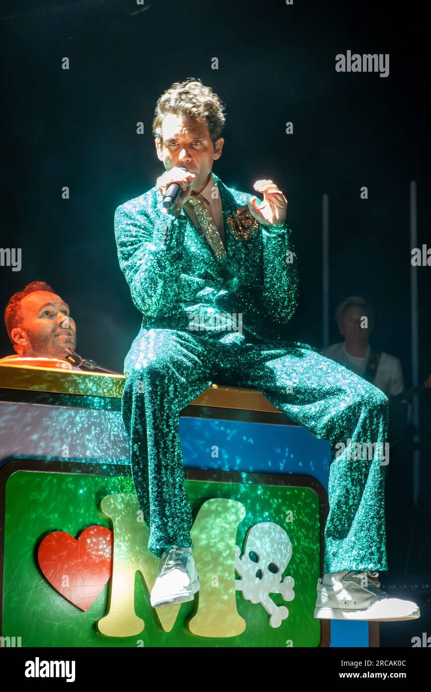 Mika, stage name of Michael Holbrook Penniman Jr during his live ...