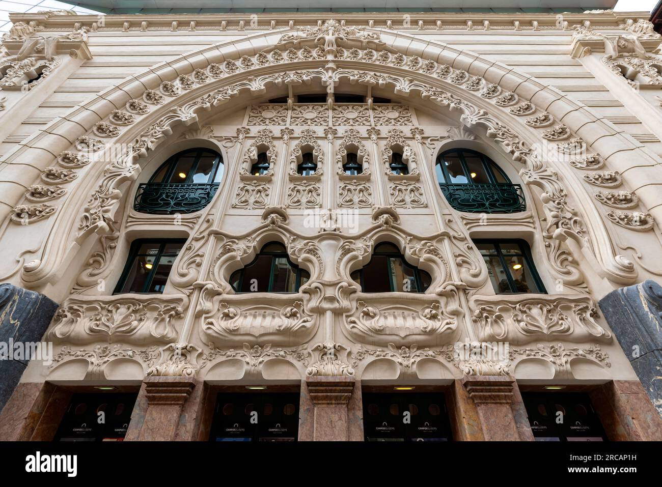 French opera house exterior hi-res stock photography and images - Alamy