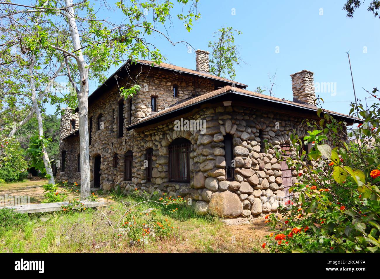 Los Angeles, California: Lummis Home - El Alisal. Rustic Stone House ...