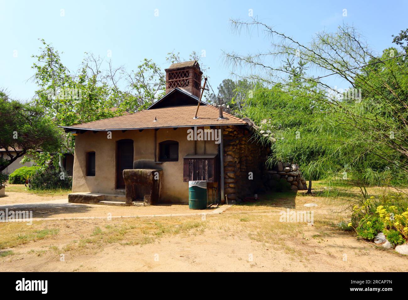 Los Angeles, California: Lummis Home - El Alisal. Rustic Stone House ...