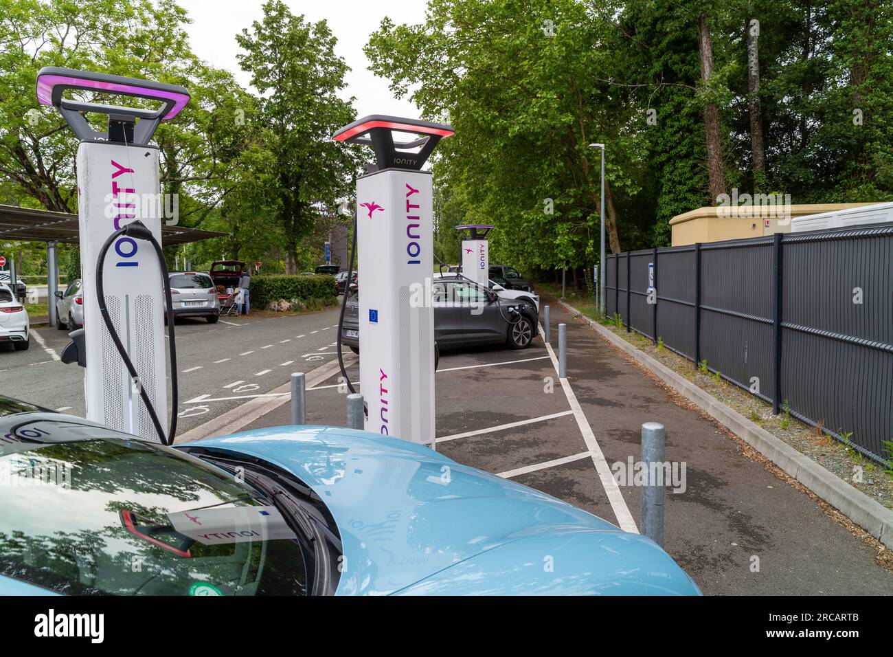 French electric car charging sign hi-res stock photography and images ...