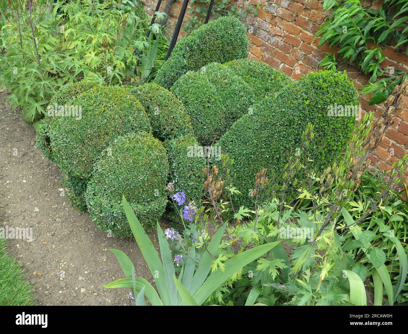 Helmingham hall parterre hi-res stock photography and images - Alamy