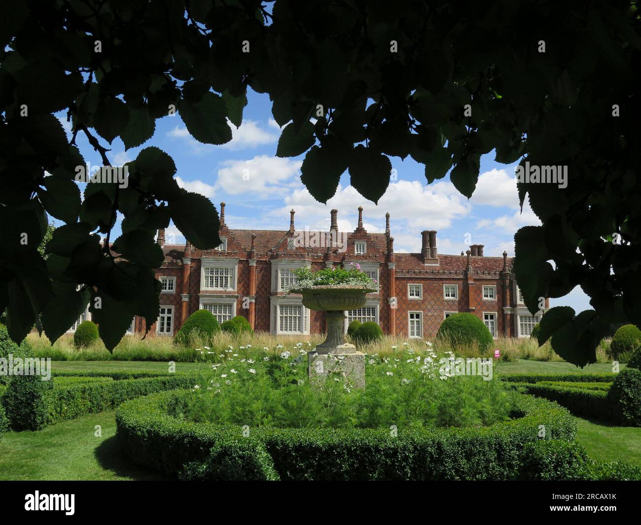 Helmingham hall rose garden hi-res stock photography and images - Alamy