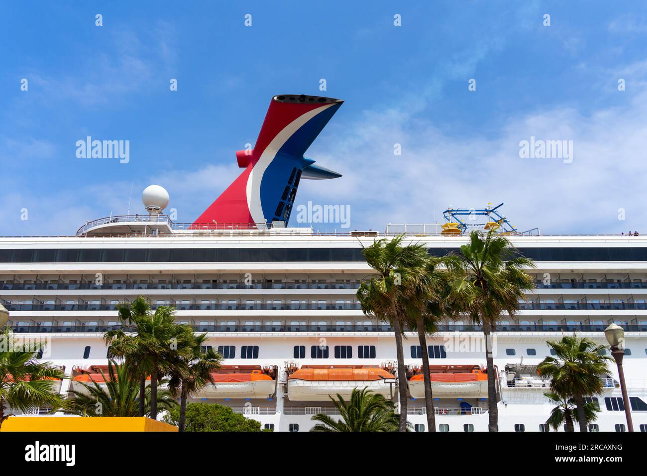 Carnival whale tail funnel hi-res stock photography and images - Alamy