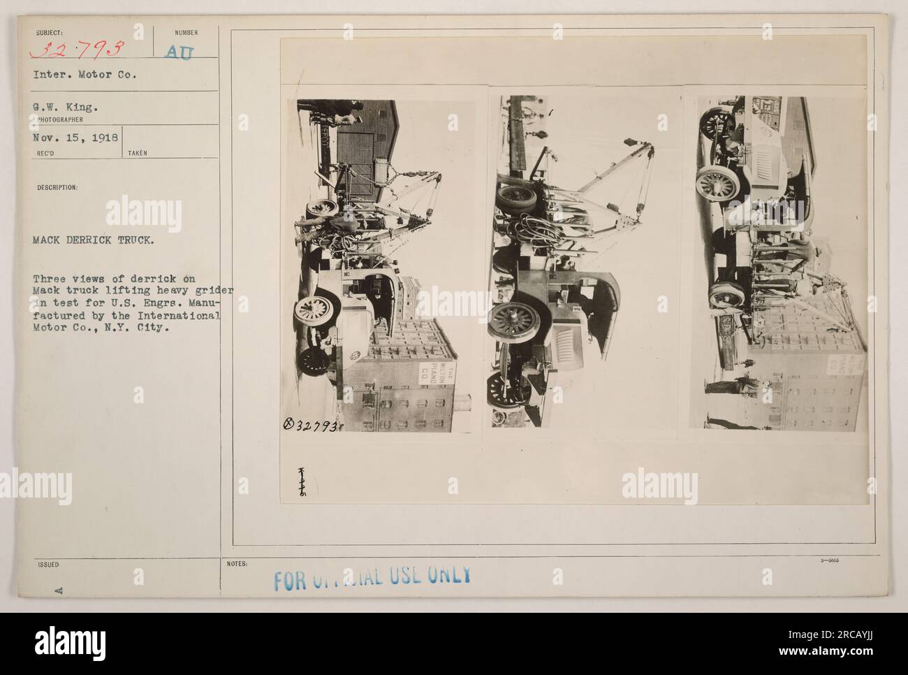 Mack derrick truck hi-res stock photography and images - Alamy