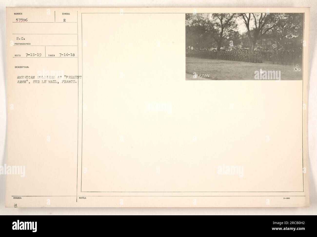 American soldiers sac present arms hi-res stock photography and images ...