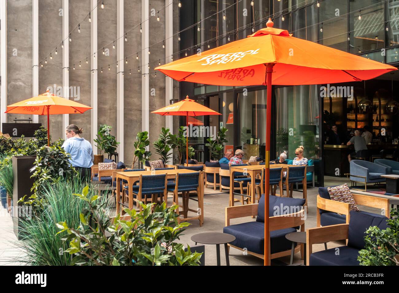 The al fresco dining area of a Motto by Hilton hotel in Chelsea in New ...