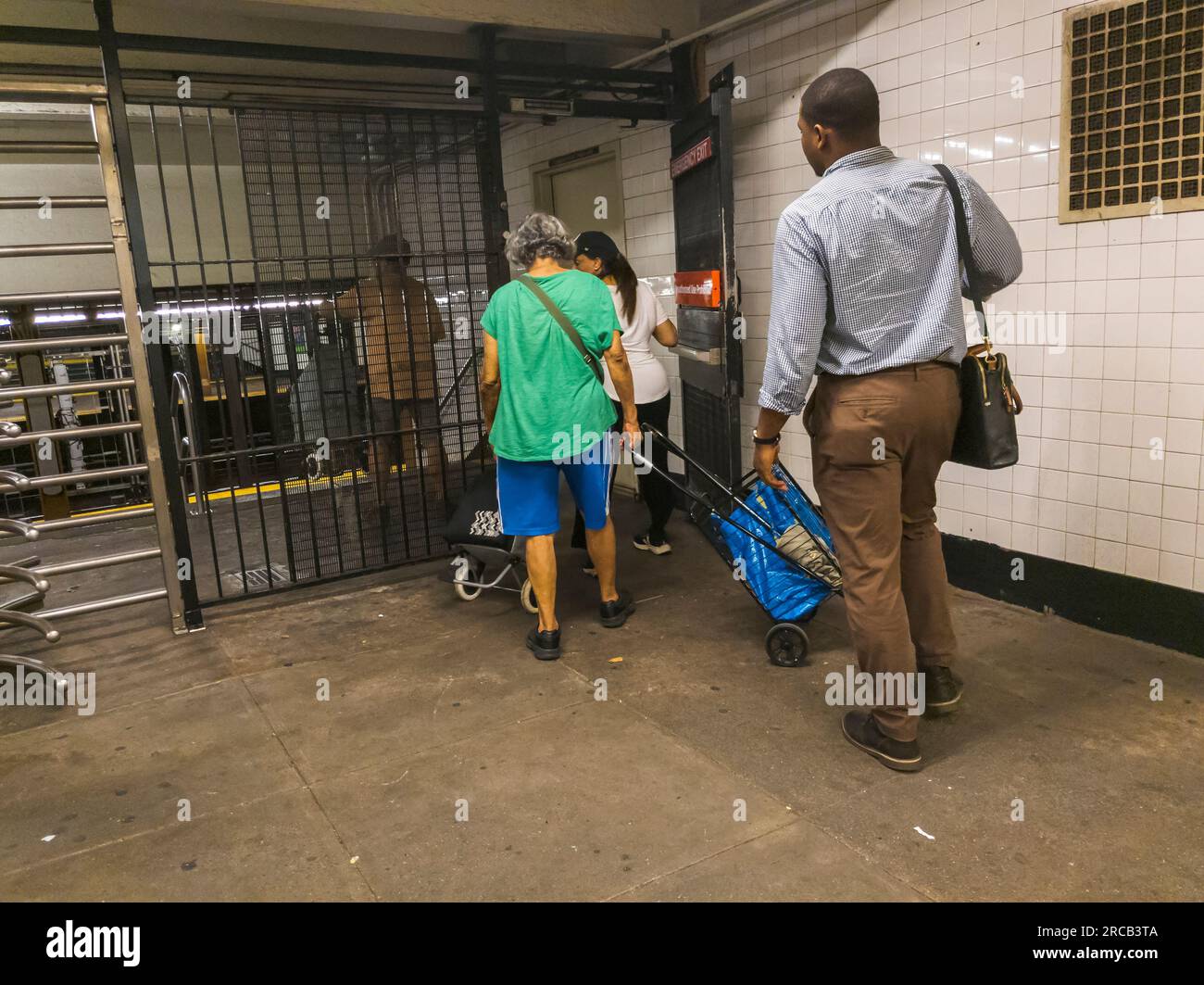 Subway fare gate hi-res stock photography and images - Alamy
