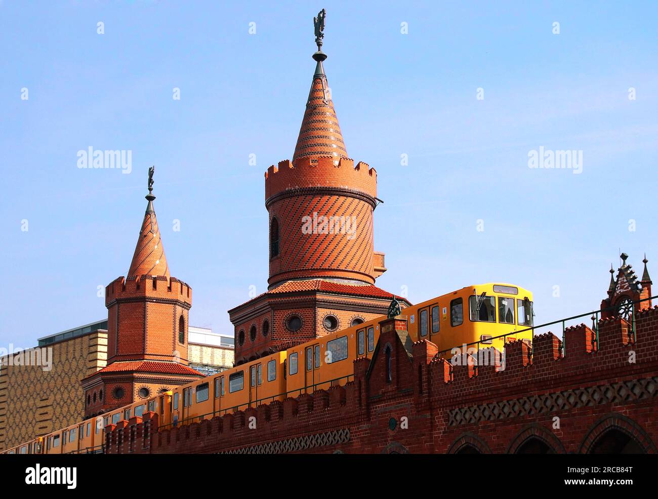 Oberbaum Bridge Berlin Germany Stock Photo - Alamy