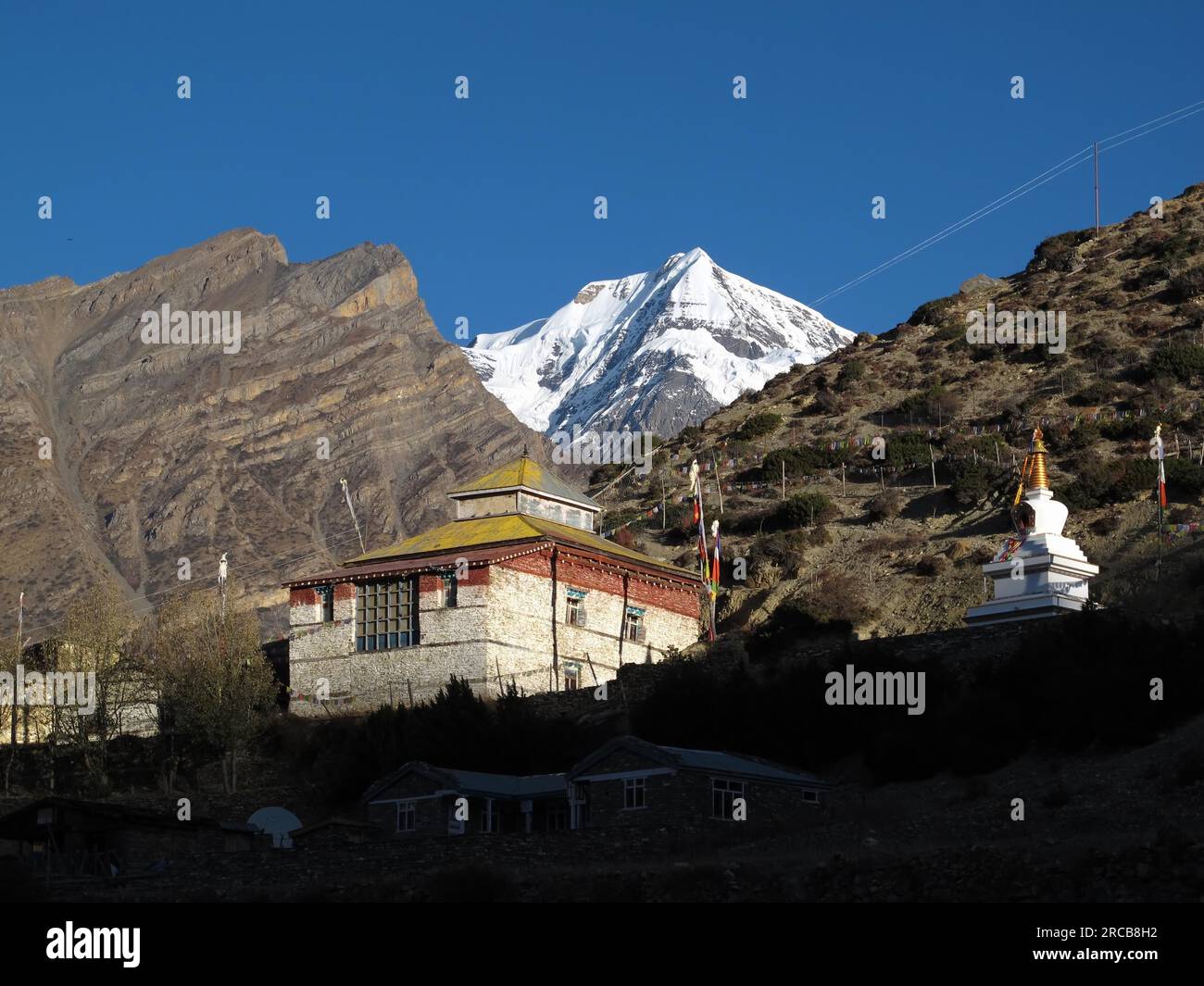 Buddhist monastry architecture hi-res stock photography and images - Alamy