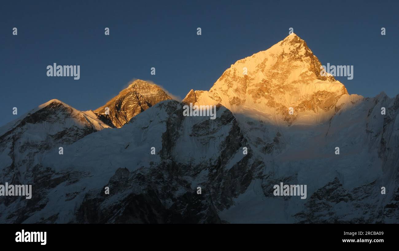 Mt everest national park hi-res stock photography and images - Alamy