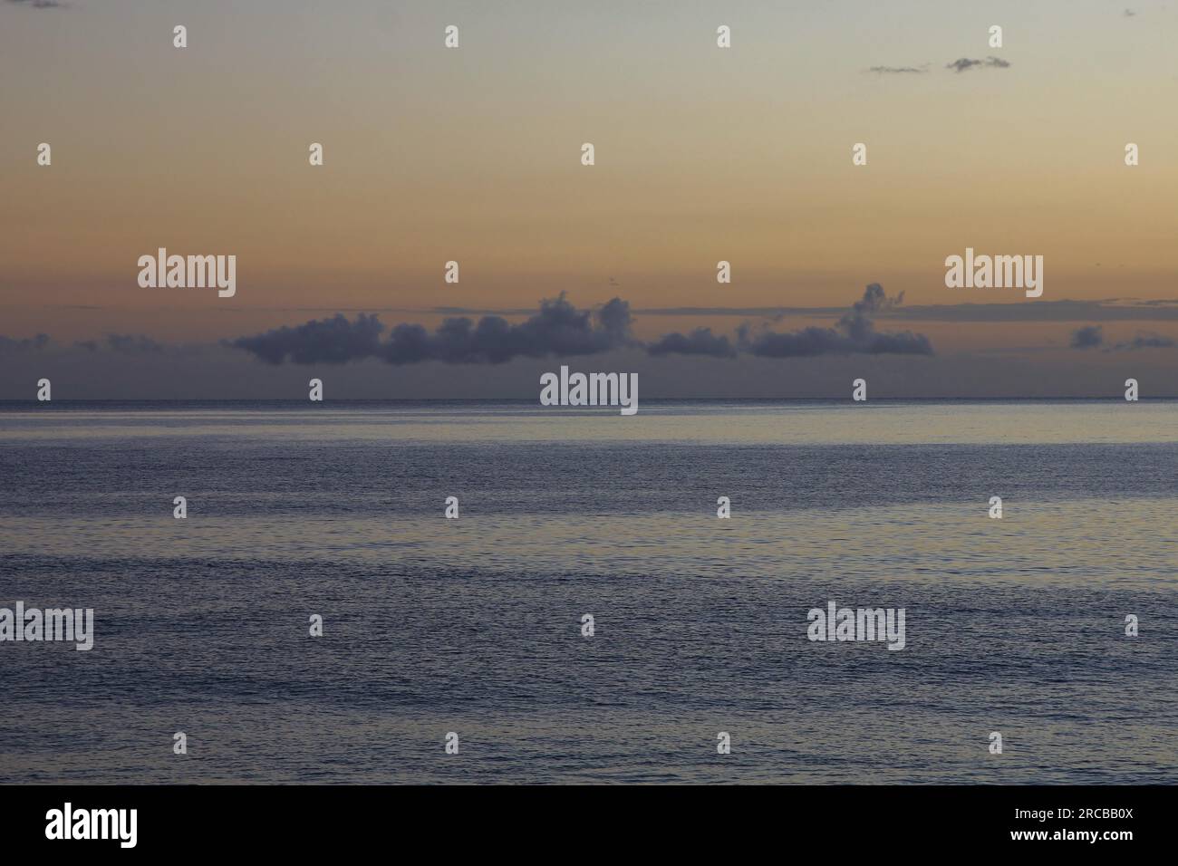 Nature background. Nightfall over the ocean. New Zealand Stock Photo ...