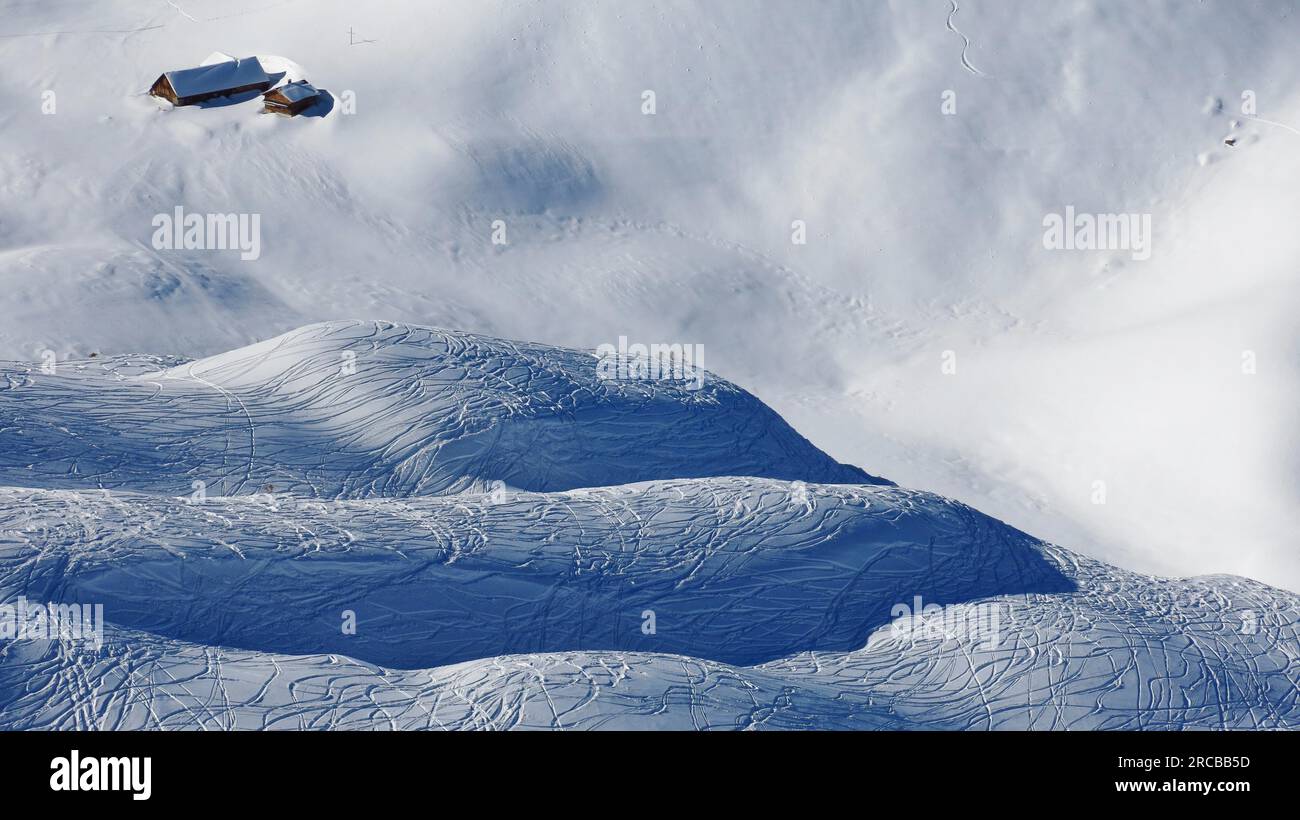 Snowboard hill hi-res stock photography and images - Alamy