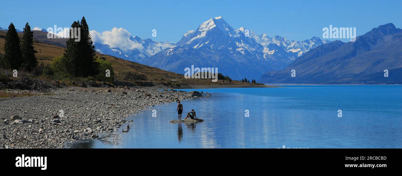 Pukaki summer hi-res stock photography and images - Alamy