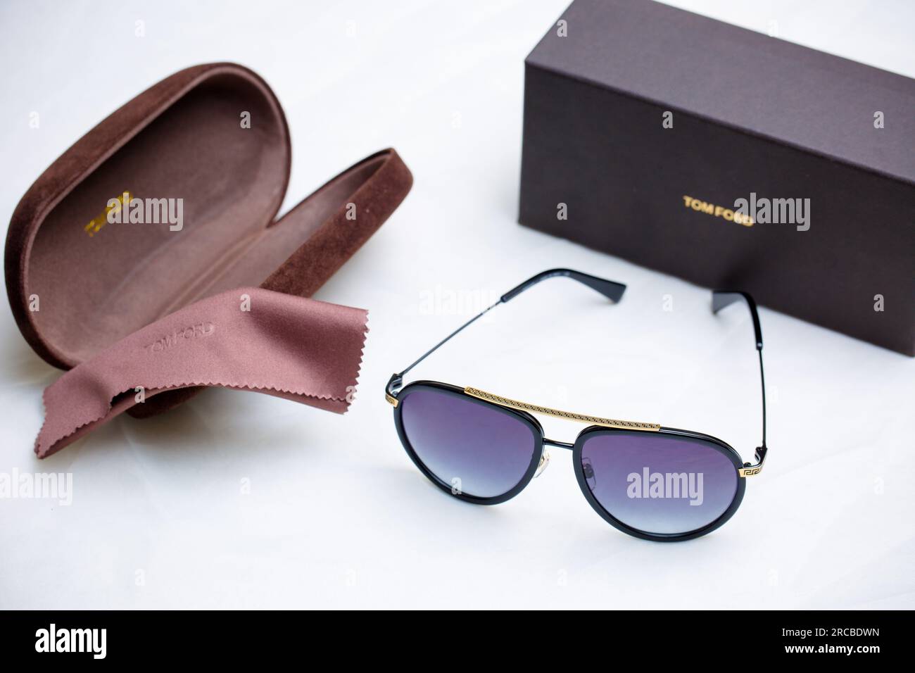 Shades sunglasses spectacles classic items products Stock Photo - Alamy