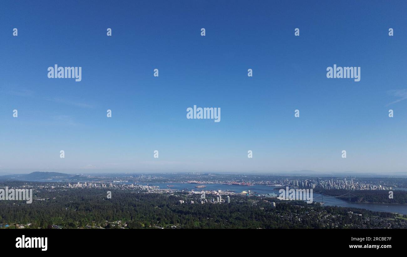 Vancouver aerial skyline hi-res stock photography and images - Alamy