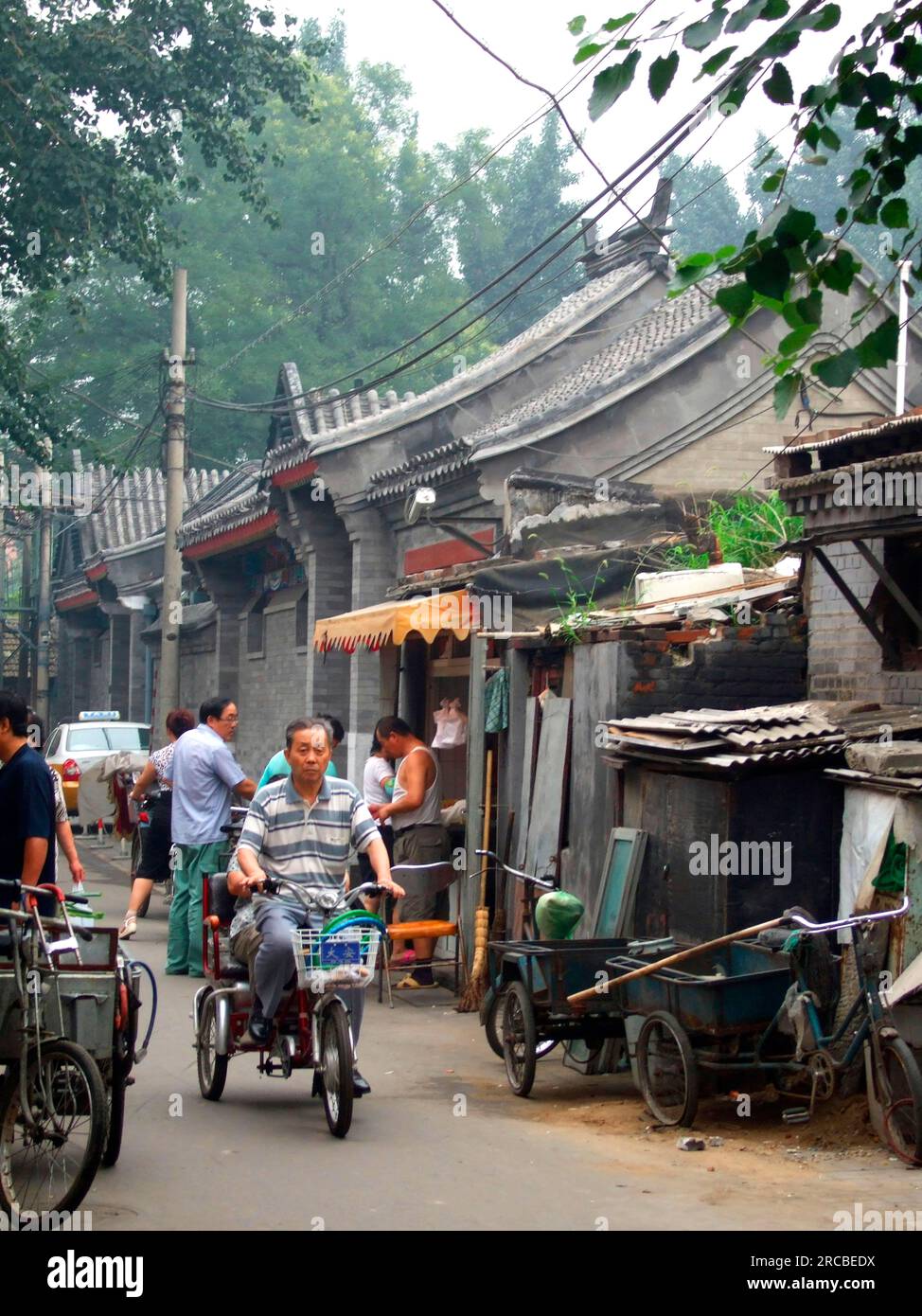 Old hutong district hi-res stock photography and images - Alamy