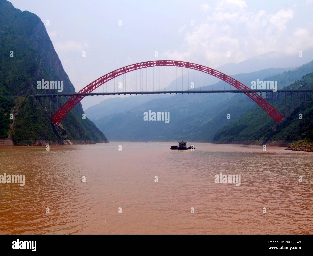 Entering the Wu Xia Gorge, Yangzi, China Stock Photo - Alamy