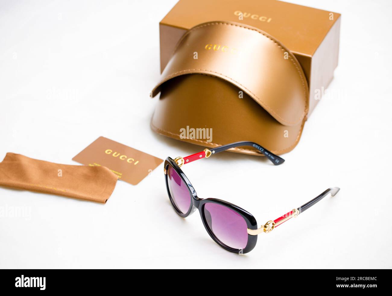 Shades sunglasses spectacles classic items products Stock Photo - Alamy