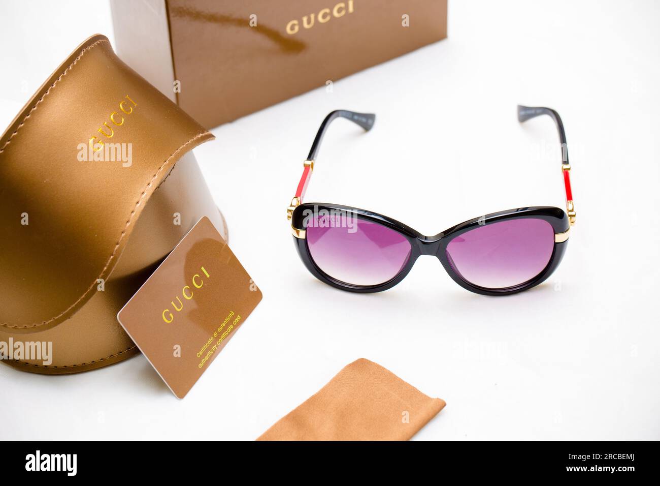 Shades sunglasses spectacles classic items products Stock Photo - Alamy