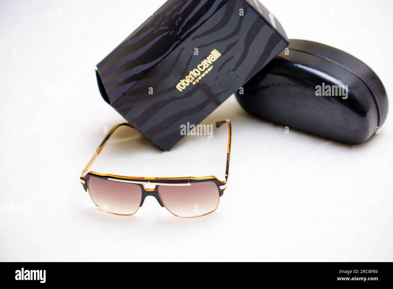 Shades sunglasses spectacles classic items products Stock Photo - Alamy