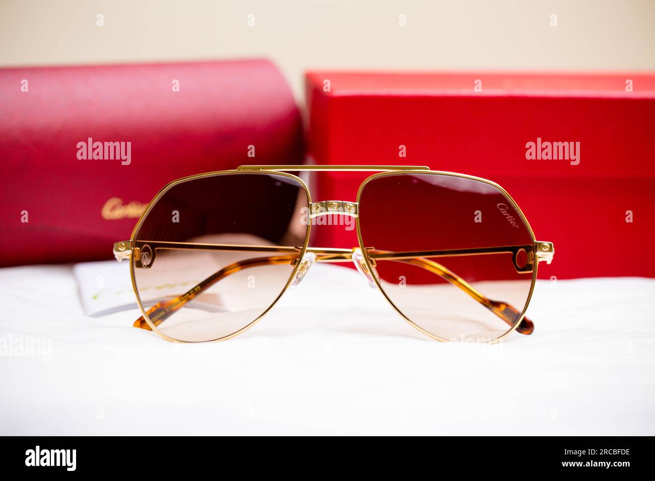 Shades sunglasses spectacles classic items products Stock Photo - Alamy