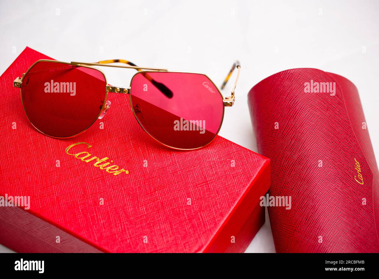Shades sunglasses spectacles classic items products Stock Photo - Alamy