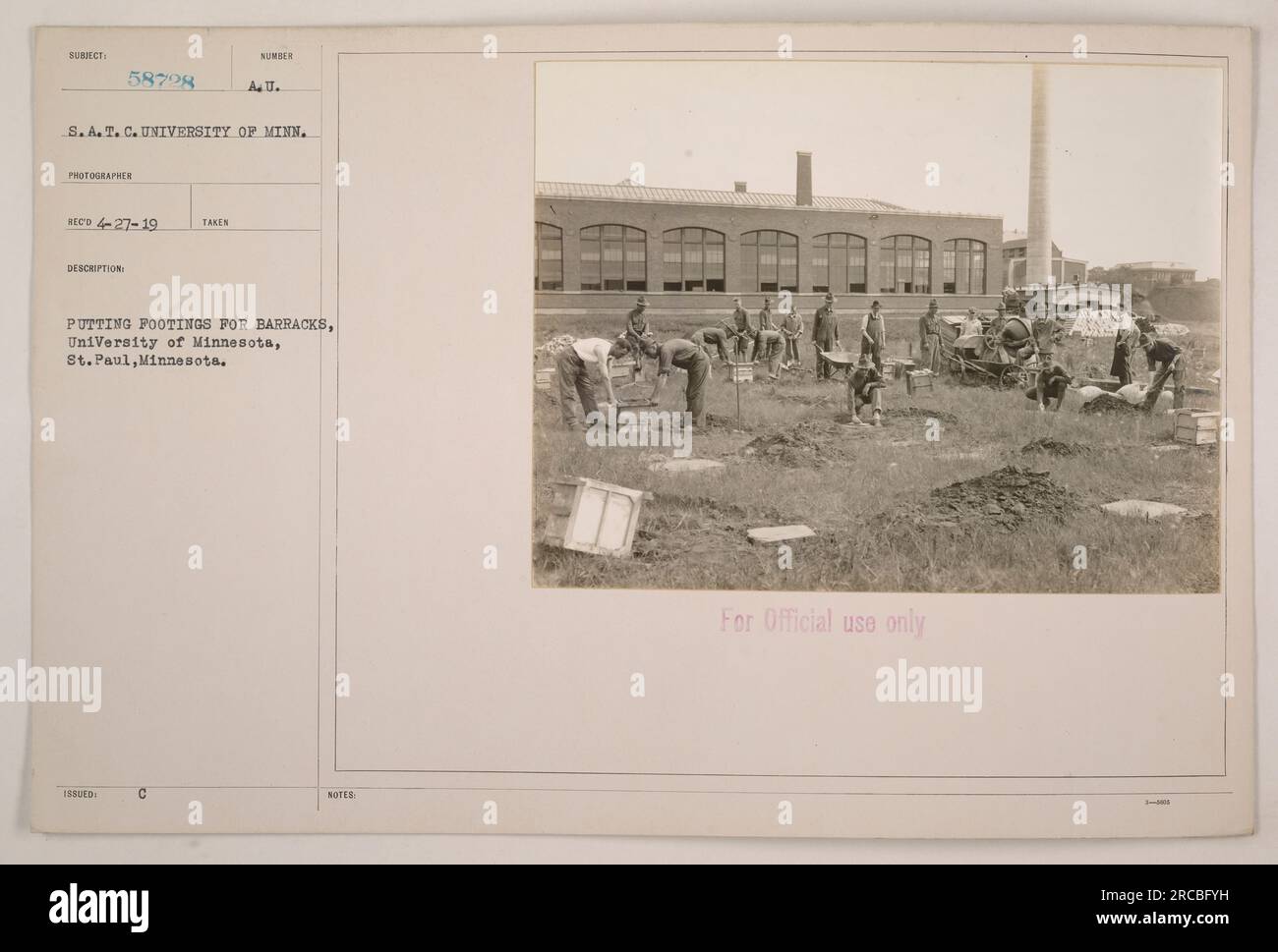 Soldiers from the Student Army Training Corps (S.A.T.C.) at the ...