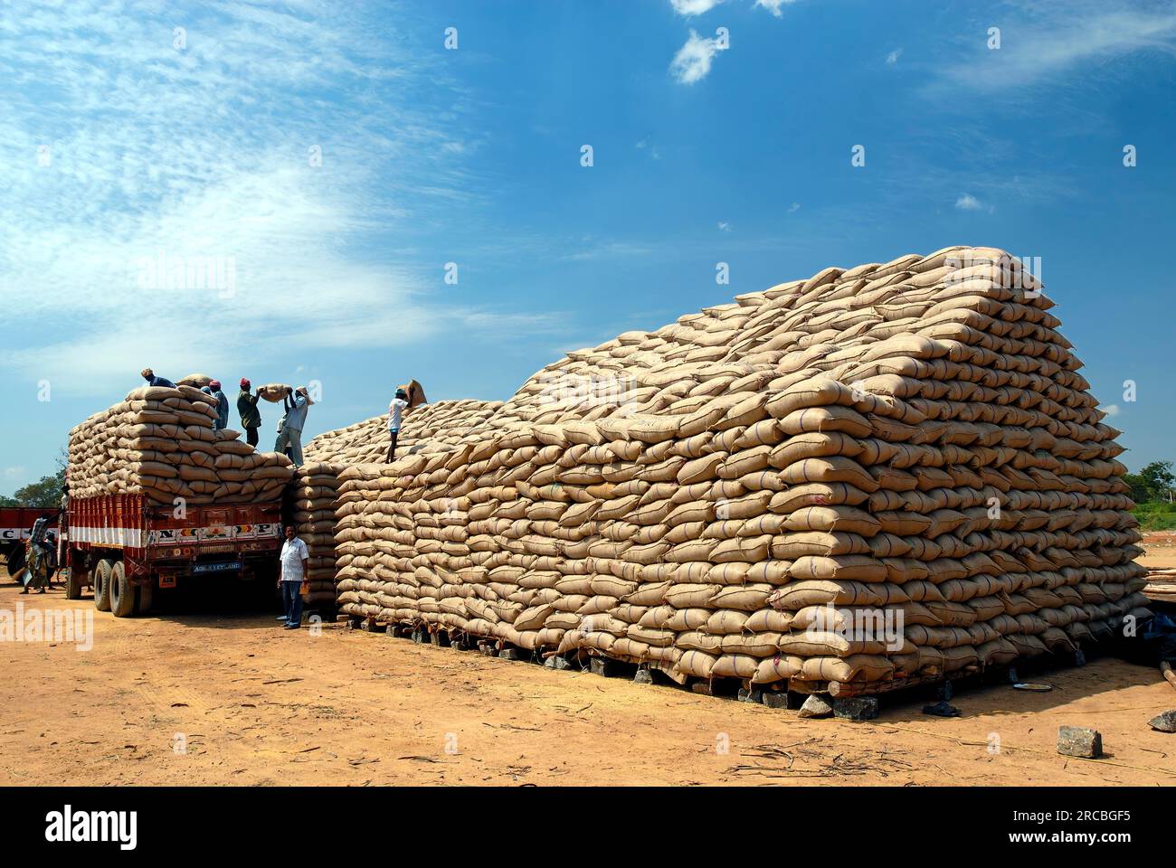 Rice storage hi-res stock photography and images - Alamy