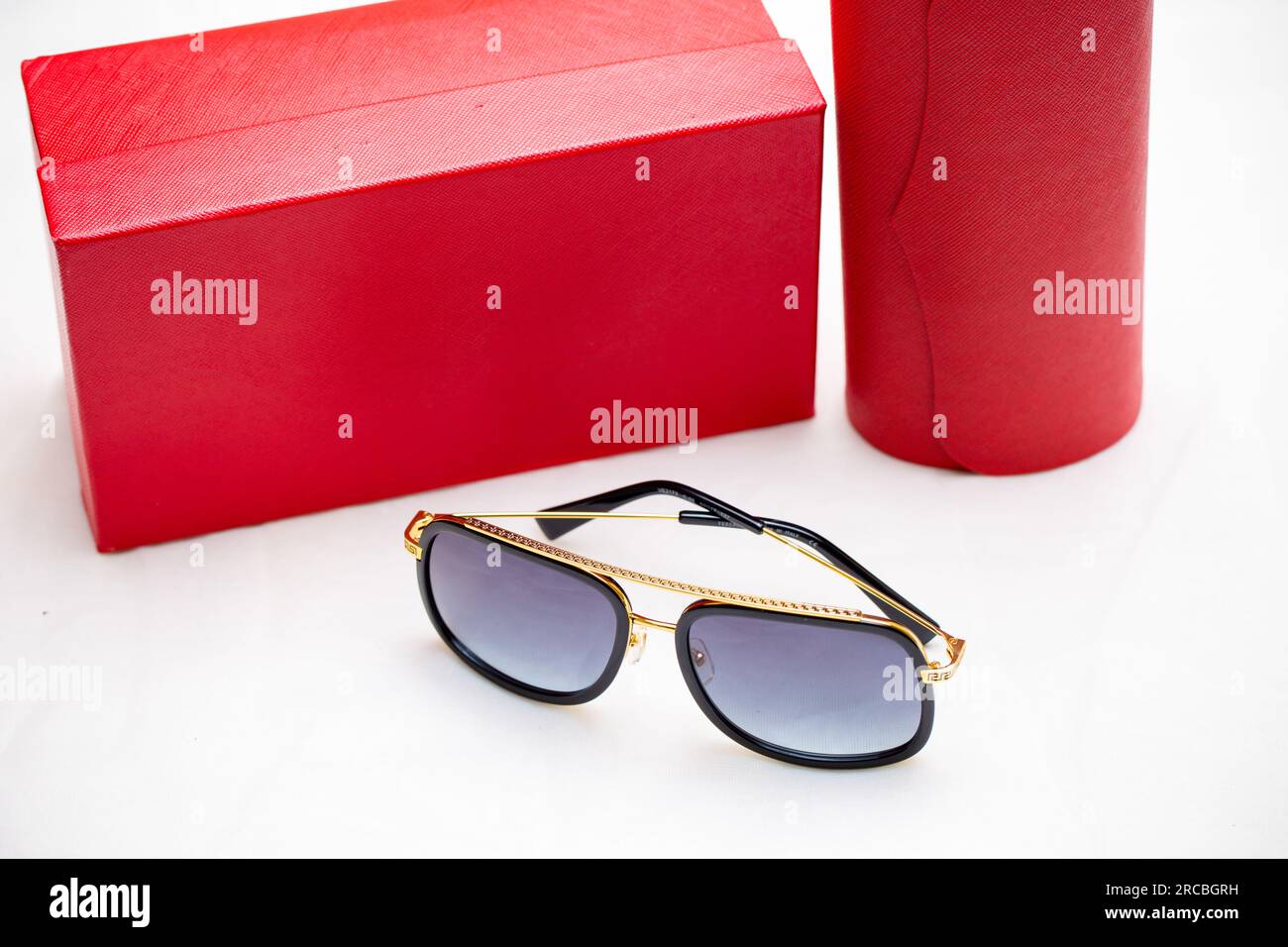 Shades sunglasses spectacles classic items products Stock Photo - Alamy