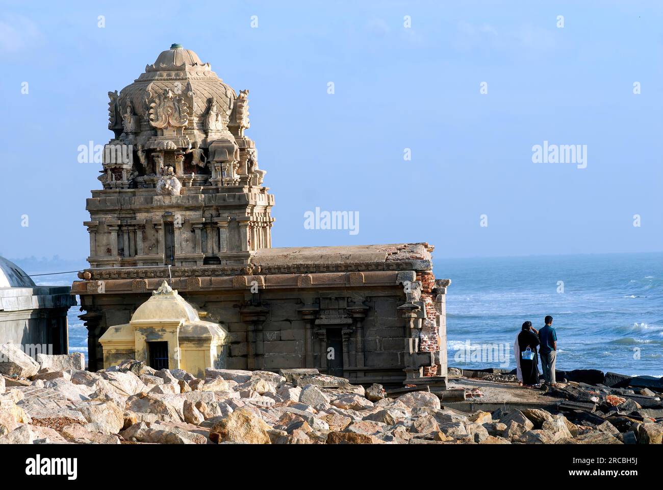 Masilamaninathar Siva temple on the shore of Bay of Bengal built in ...