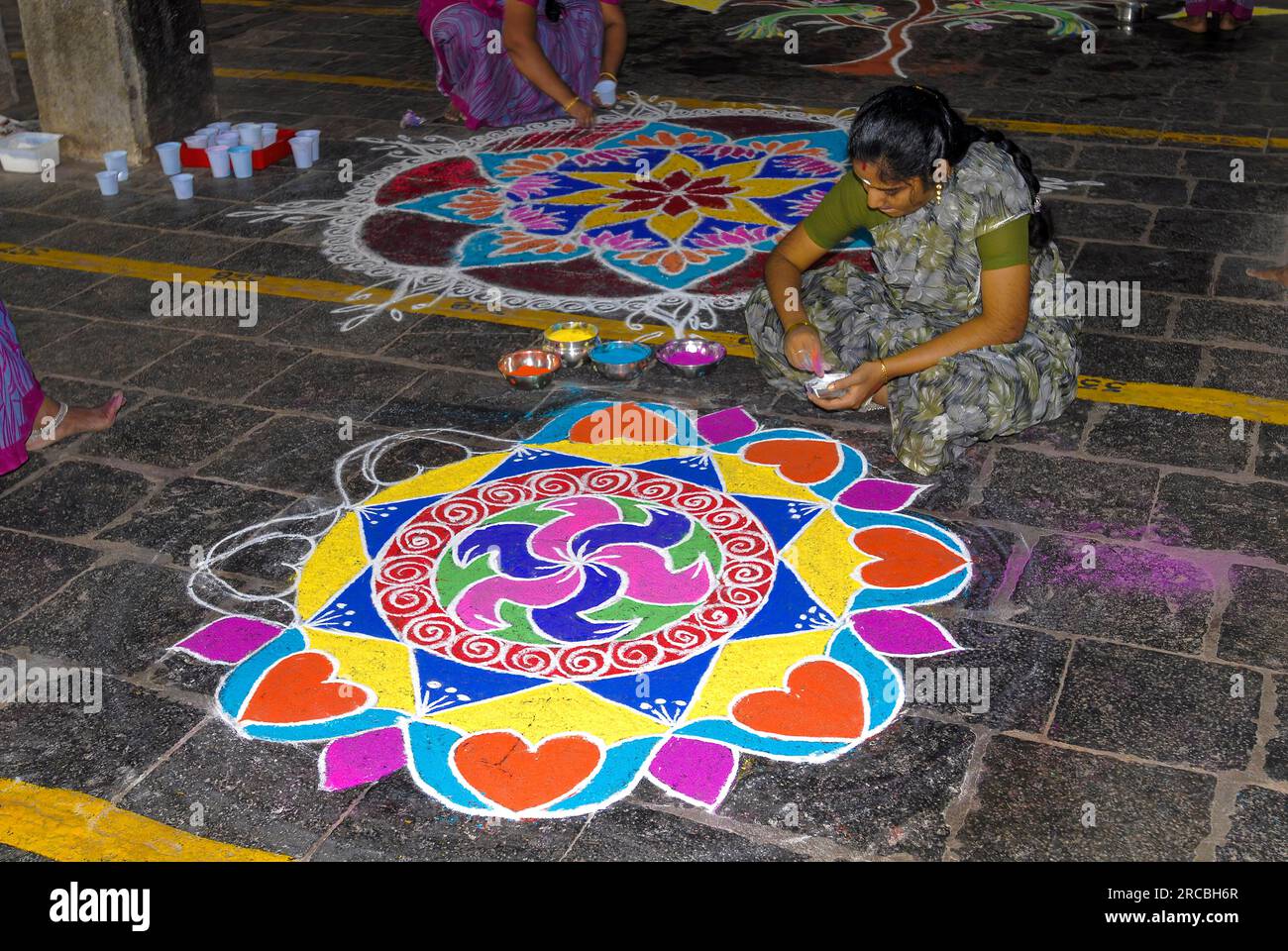 How to draw mandala hi-res stock photography and images - Alamy