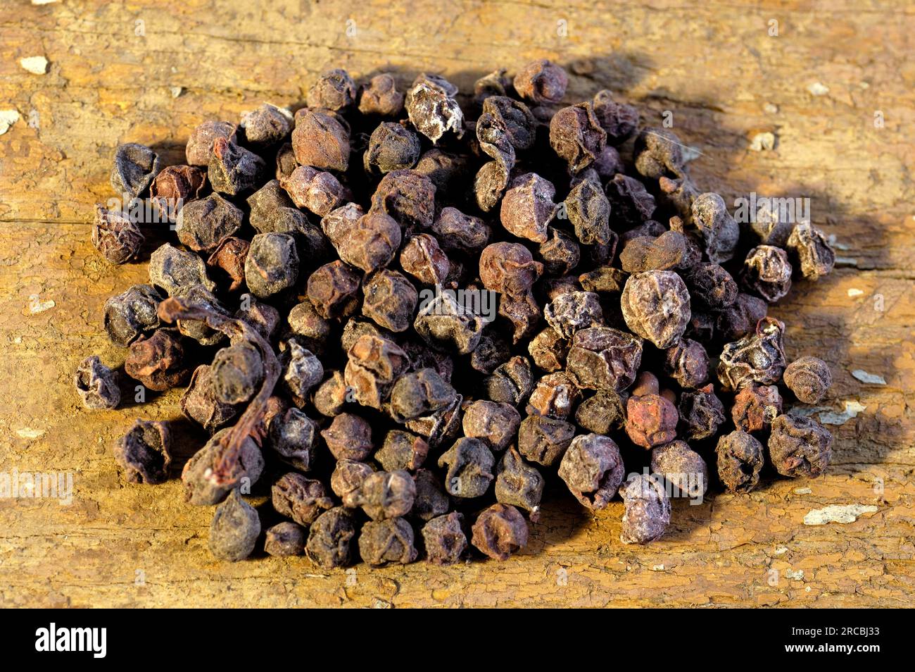 Schisandra, berry berry, Chinese split berry, five-flavour fruit, five ...
