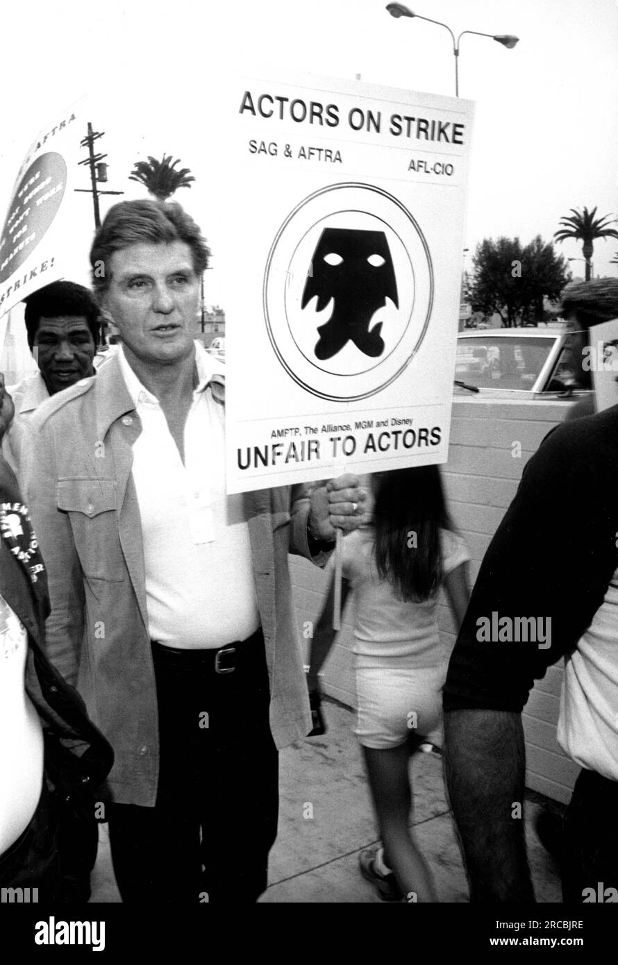 **FILE PHOTO** SAG-AFTRA Set To Strike For The First Time Since 1980 ...